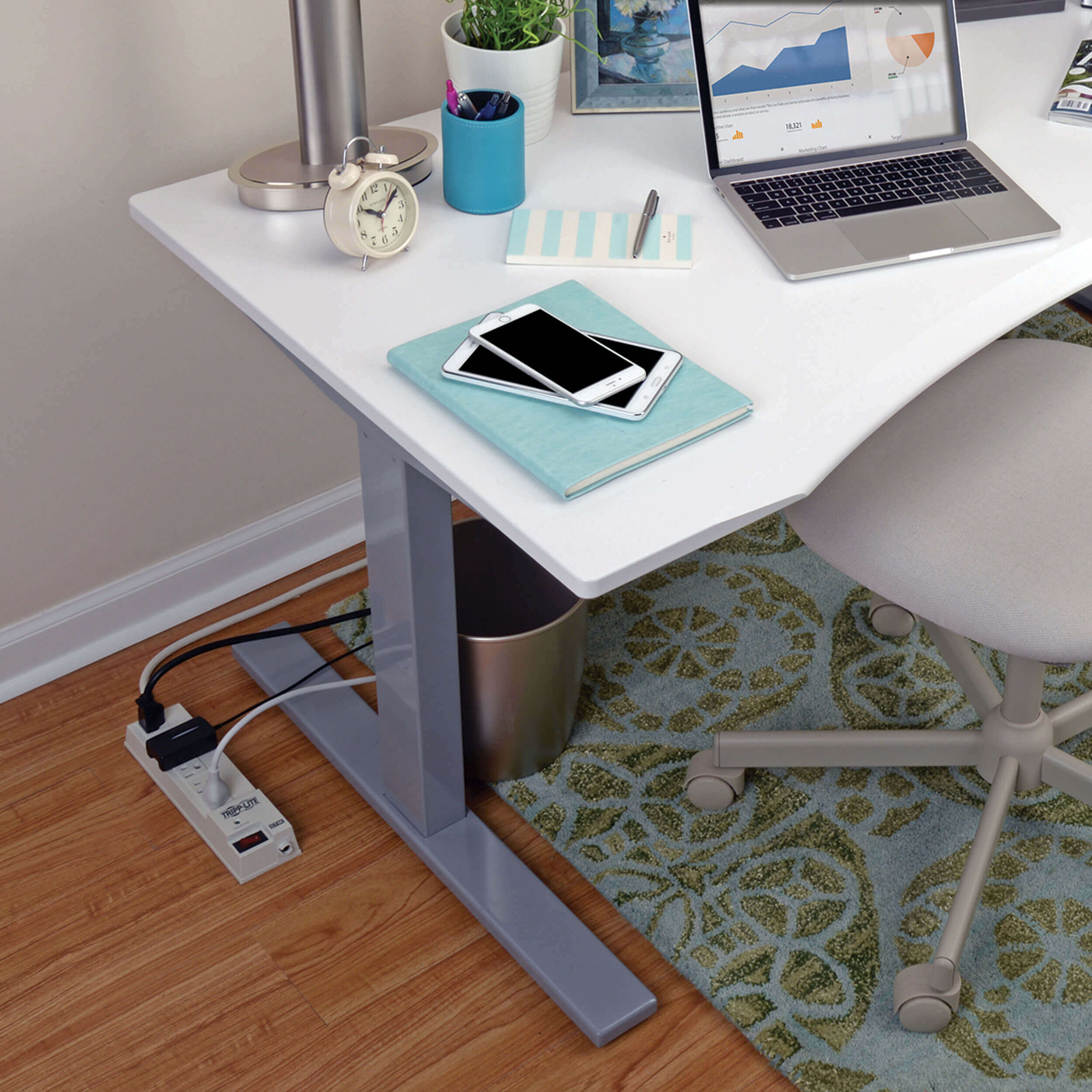 Surge Protector, 6 Right Angle Outlets, 540 Joules, LED | Eaton