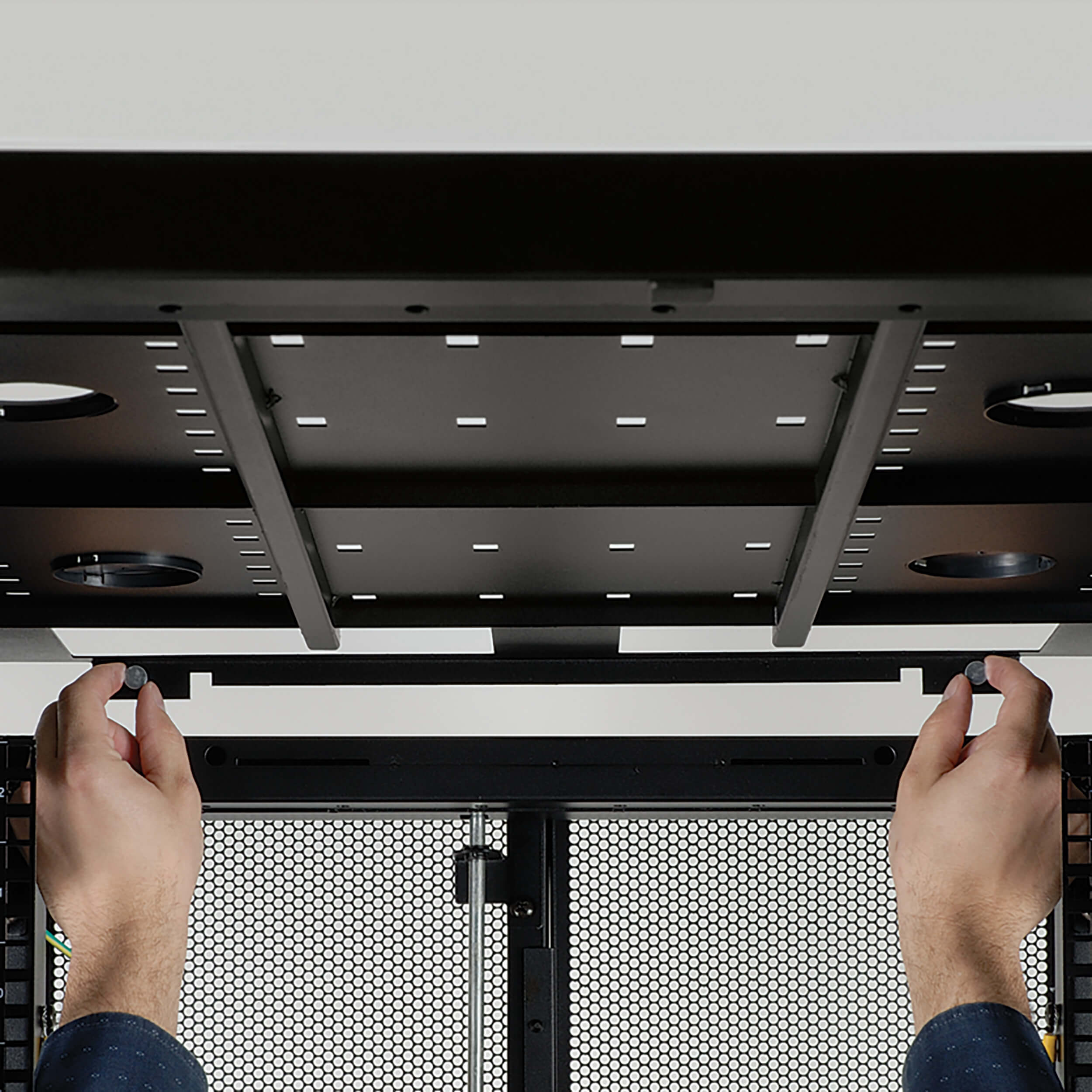 42U Server Rack Cabinet, Locking Front/Rear Doors, Excellent Airflow ...