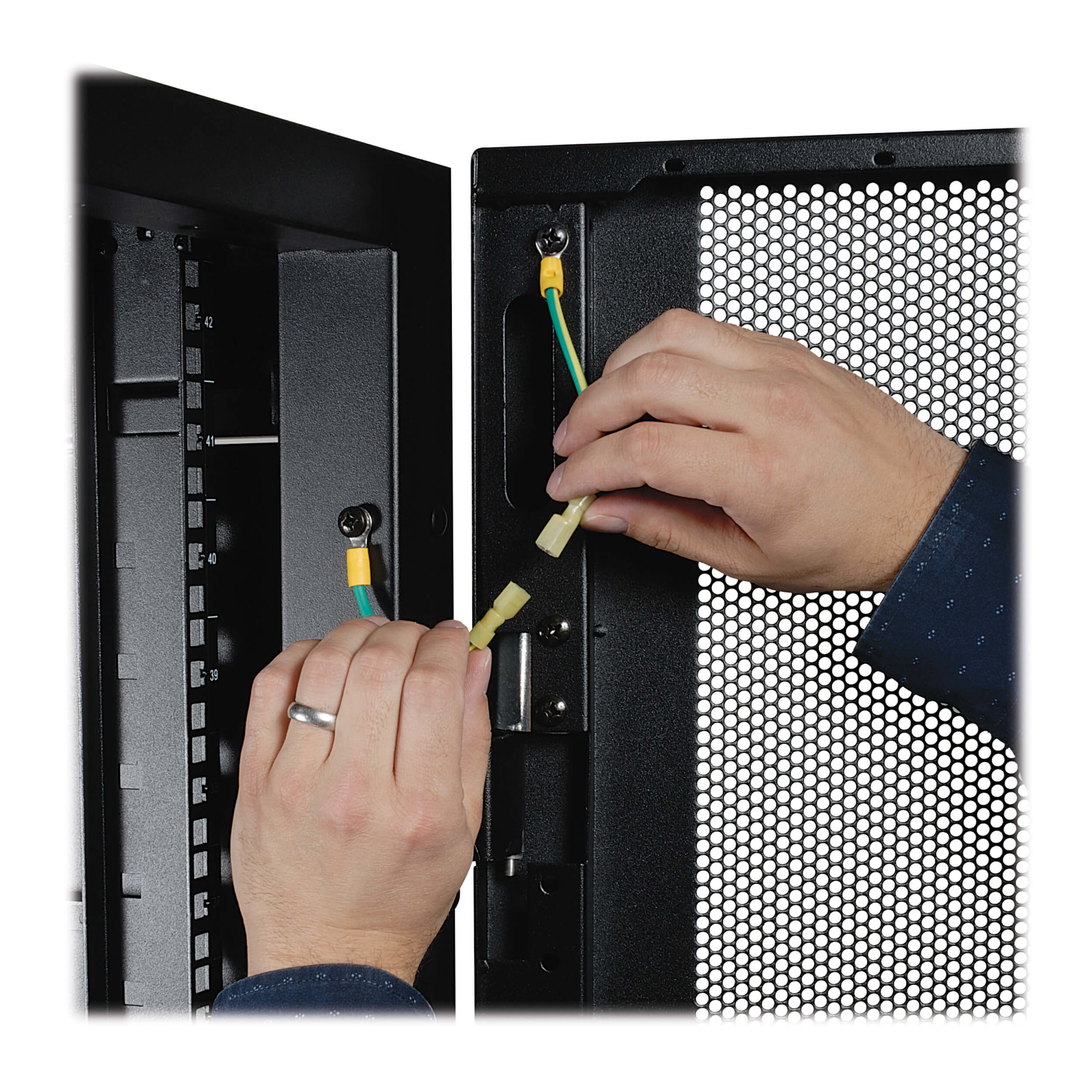 42U 800mm Rack Enclosure with Doors and Side Panels | Eaton