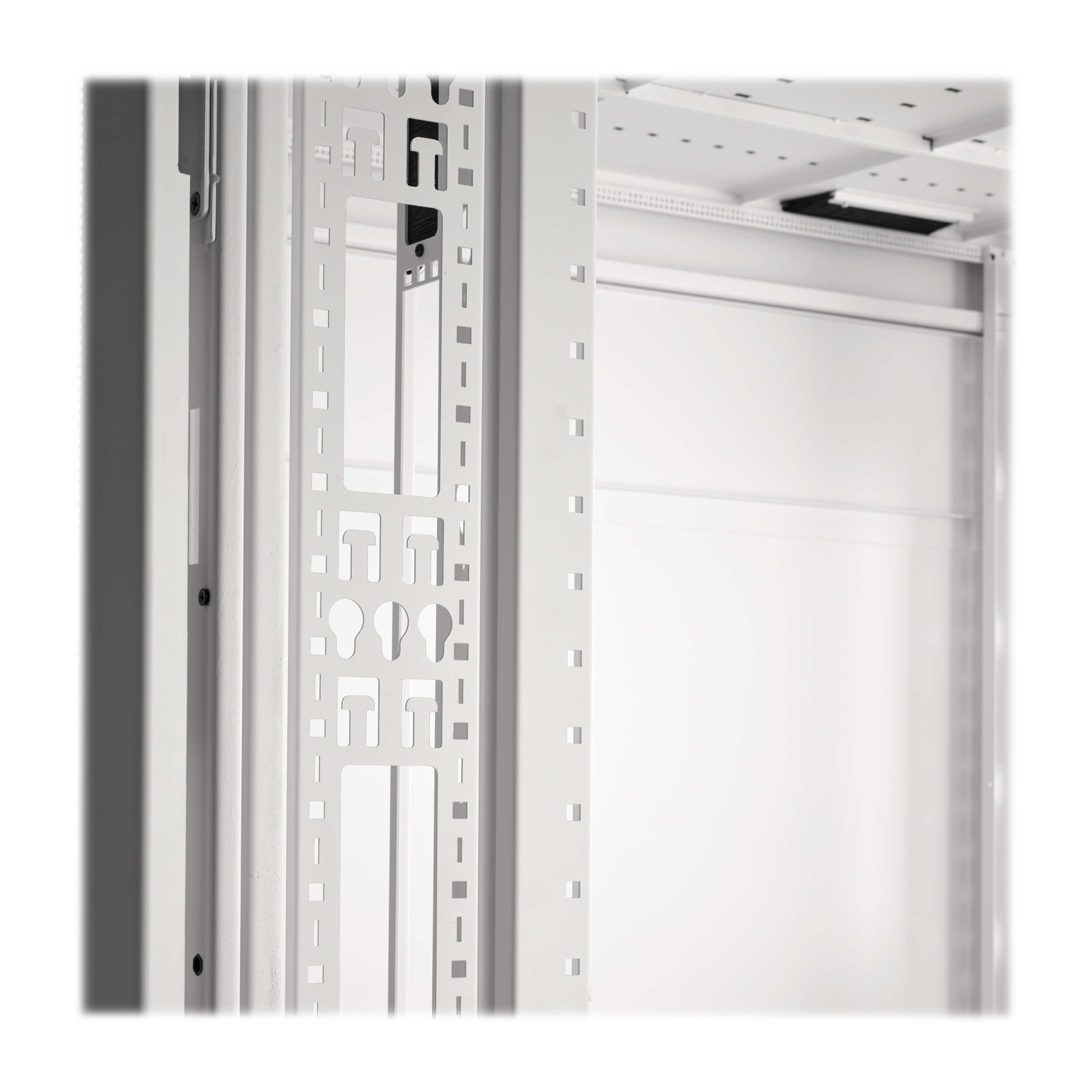 45U Rack Enclosure, Heavy-Duty for AI Servers, White | Eaton