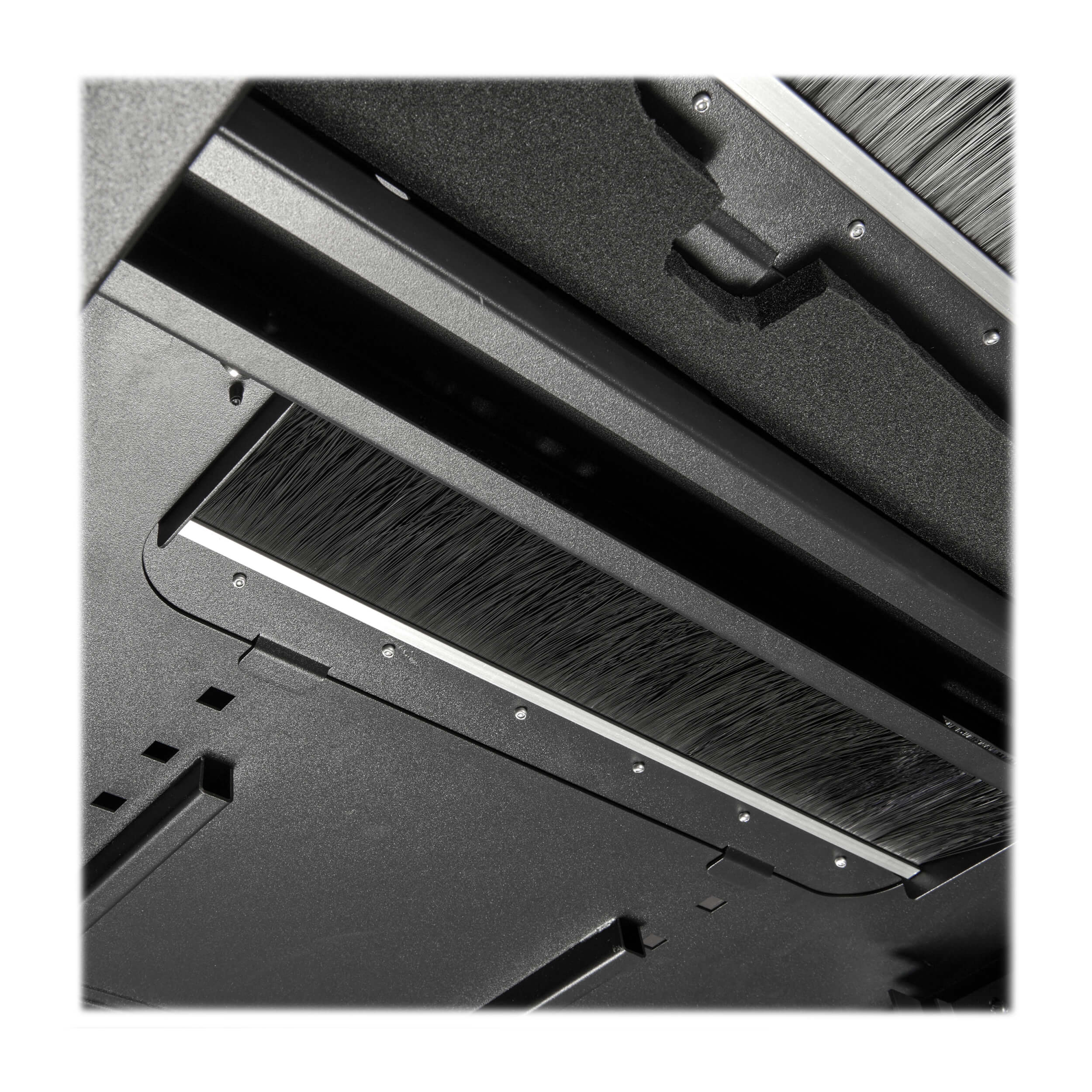 Modular Data Center, Self-Cooling, 44U Rack, 25 kW AC | Eaton